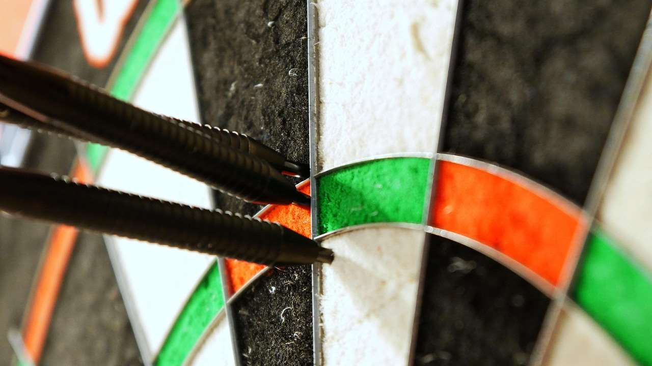 Adapting darts rules for small spaces: tips & tricks to WIN!