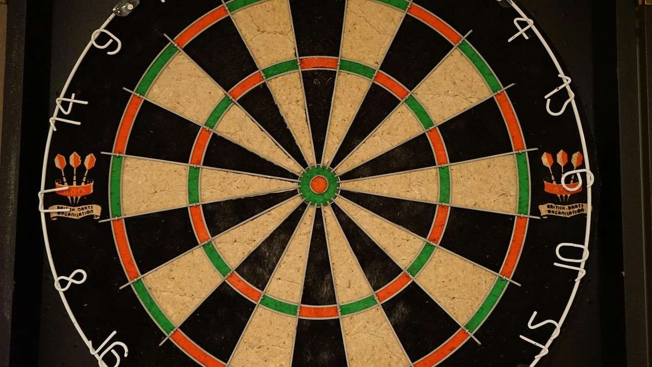 How Wide Should a Darts Oche Be? (Get the Perfect Throw!)
